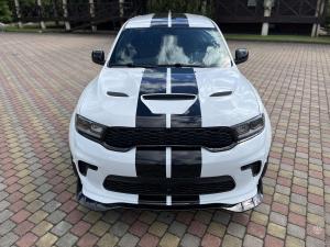 White Dodge Durango 2023 in Plunge, with an engine capacity of 5.70 L and mileage of 8 thousand km for 41140 €, photo 5 on AUTOMOTO.COM.LV