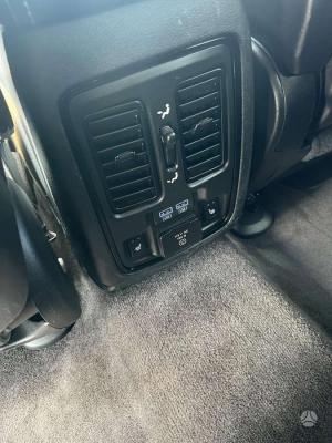 White Dodge Durango 2023 in Plunge, with an engine capacity of 5.70 L and mileage of 8 thousand km for 41140 €, photo 19 on AUTOMOTO.COM.LV