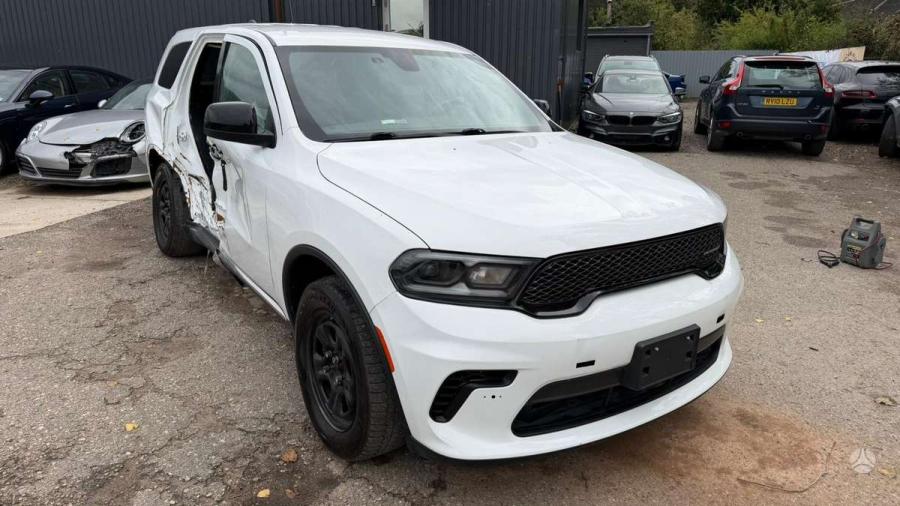 Balts Dodge Durango 2023 Ukmergė, ar dzinēja tilpumu 5.65 L un nobraukumu 82 tūkst. km par 14999 €, foto 4 vietnē AUTOMOTO.COM.LV