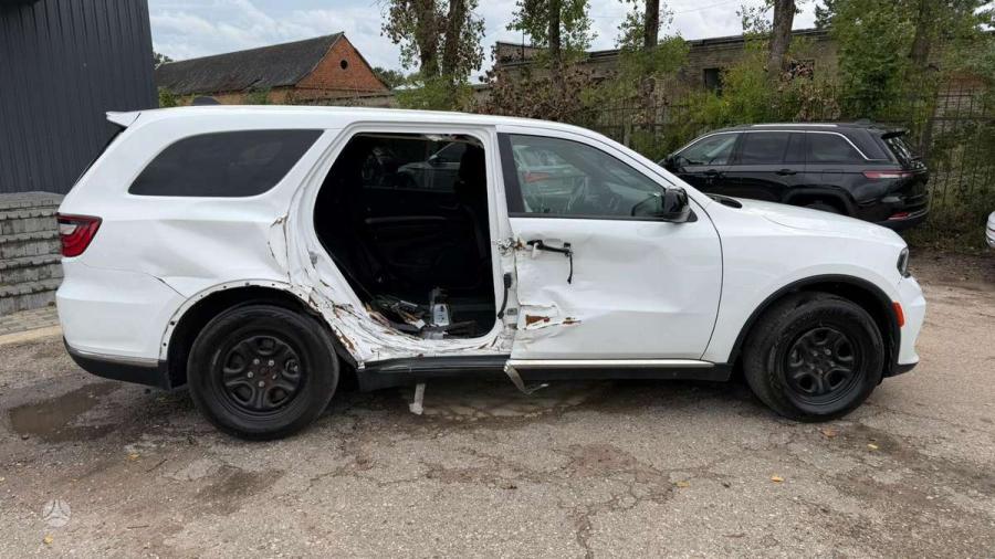 Balts Dodge Durango 2023 Ukmergė, ar dzinēja tilpumu 5.65 L un nobraukumu 82 tūkst. km par 14999 €, foto 5 vietnē AUTOMOTO.COM.LV