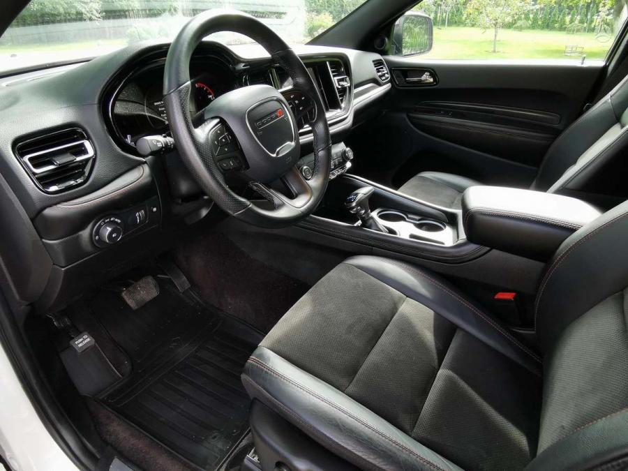 Balts Dodge Durango 2024 Šauļi, ar dzinēja tilpumu 5.70 L un nobraukumu 29 tūkst. km par 31499 €, foto 9 vietnē AUTOMOTO.COM.LV