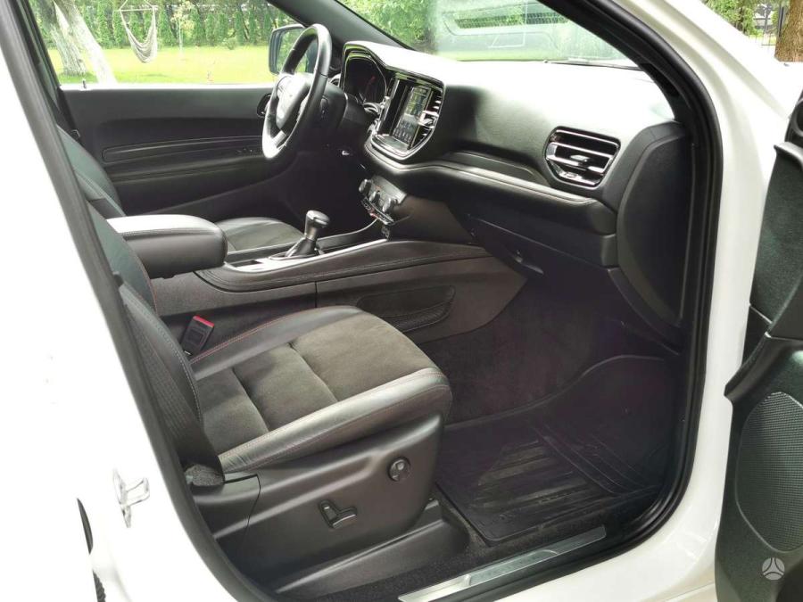 Balts Dodge Durango 2024 Šauļi, ar dzinēja tilpumu 5.70 L un nobraukumu 29 tūkst. km par 31499 €, foto 33 vietnē AUTOMOTO.COM.LV