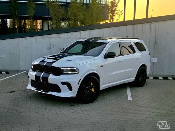 White Dodge Durango 2025 in Kaunas, with an engine capacity of 6.40 L and mileage of 4 thousand km for 54999 €, photo 1 on AUTOMOTO.COM.LV