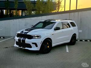 White Dodge Durango 2025 in Kaunas, with an engine capacity of 6.40 L and mileage of 4 thousand km for 54999 €, photo  on AUTOMOTO.COM.LV