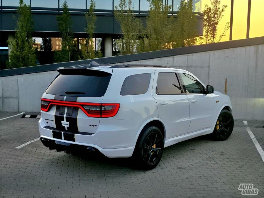 White Dodge Durango 2025 in Kaunas, with an engine capacity of 6.40 L and mileage of 4 thousand km for 54999 €, photo 6 on AUTOMOTO.COM.LV