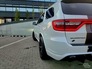 White Dodge Durango 2025 in Kaunas, with an engine capacity of 6.40 L and mileage of 4 thousand km for 54999 €, photo 7 on AUTOMOTO.COM.LV