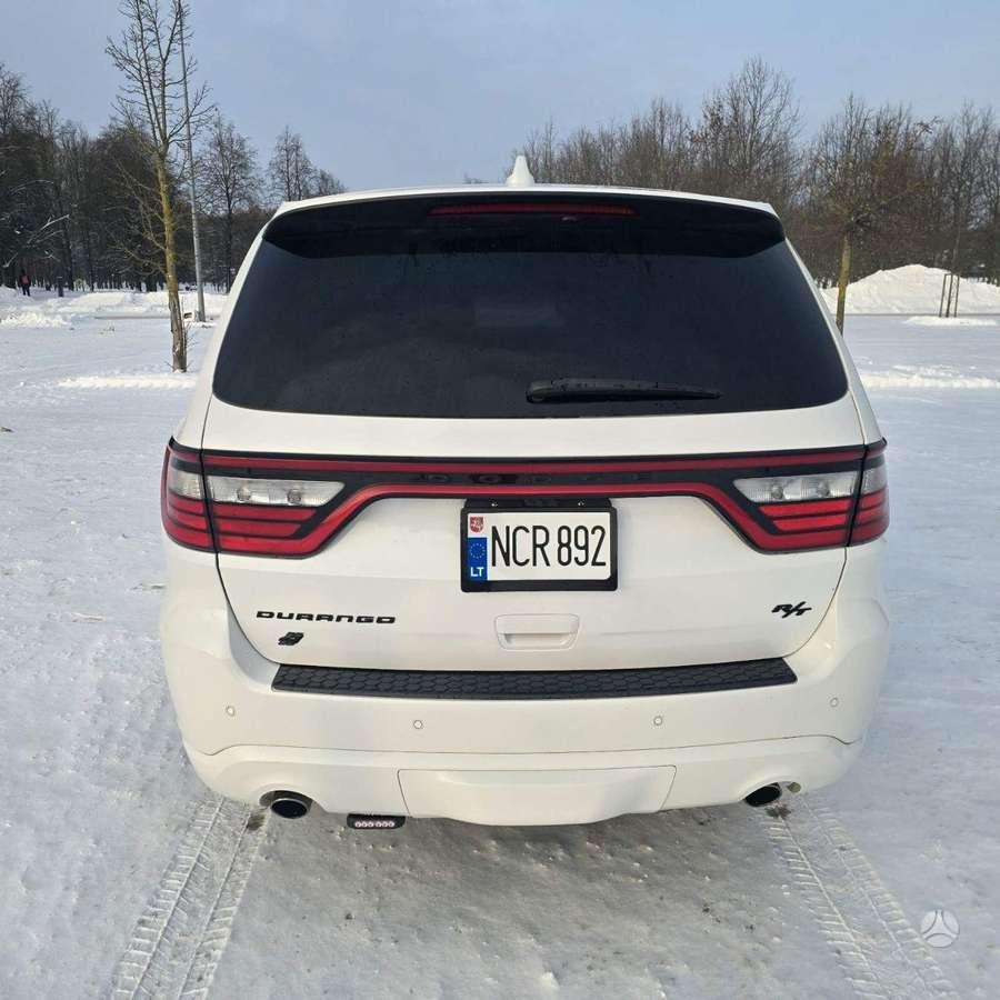 White Dodge Durango 2021 in Panevezys, with an engine capacity of 5.70 L and mileage of 159 thousand km for 30251 €, photo 5 on AUTOMOTO.COM.LV