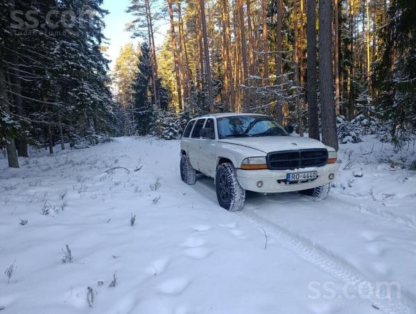 Balts Dodge Durango 1998 Tukums, ar dzinēja tilpumu 5.20 L un nobraukumu 350 tūkst. km par 4500 €, foto 6 vietnē AUTOMOTO.COM.LV