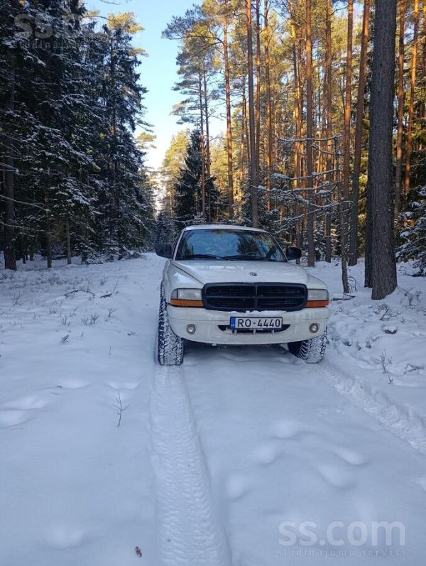 Balts Dodge Durango 1998 Tukums, ar dzinēja tilpumu 5.20 L un nobraukumu 350 tūkst. km par 4500 €, foto 7 vietnē AUTOMOTO.COM.LV