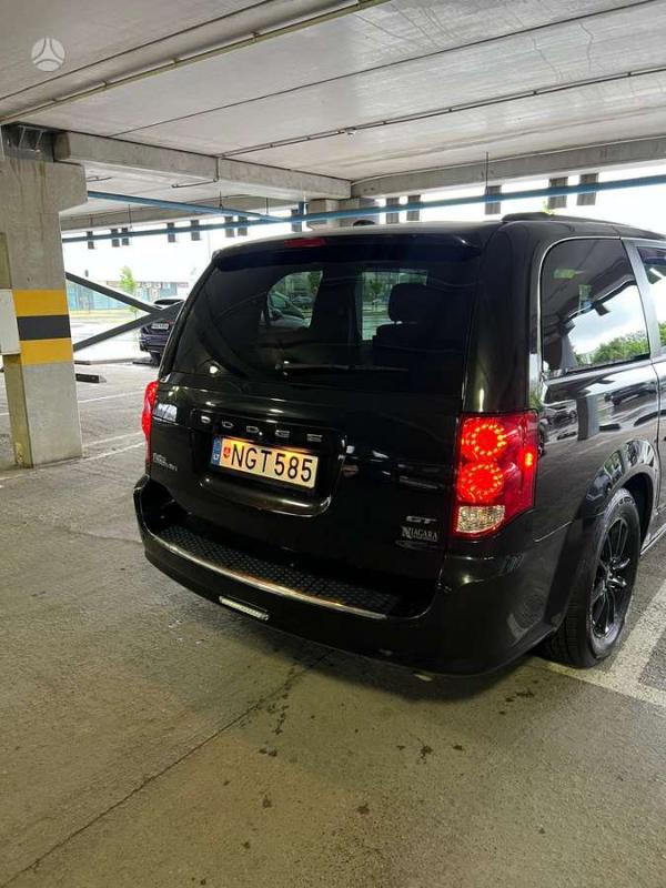 Melns Dodge Grand Caravan 2020 Viļņa, ar dzinēja tilpumu 3.60 L un nobraukumu 52 tūkst. km par 15900 €, foto 9 vietnē AUTOMOTO.COM.LV