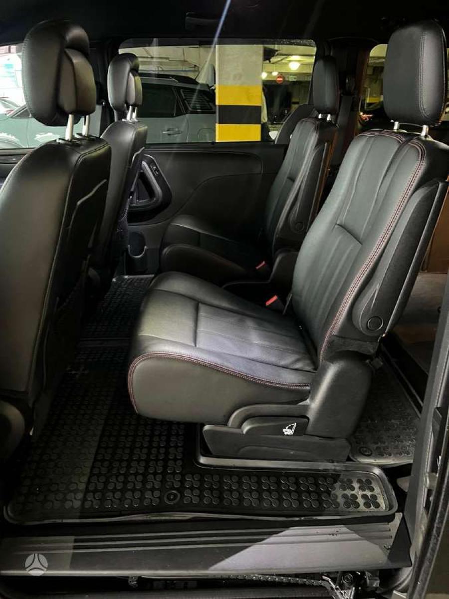 Melns Dodge Grand Caravan 2020 Viļņa, ar dzinēja tilpumu 3.60 L un nobraukumu 52 tūkst. km par 15900 €, foto 15 vietnē AUTOMOTO.COM.LV