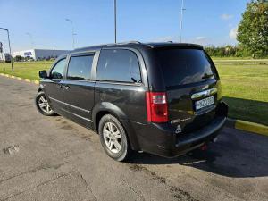 Melns Dodge Grand Caravan 2008 Klaipėda, ar dzinēja tilpumu 3.95 L un nobraukumu 174 tūkst. km par 2700 €, foto 4 vietnē AUTOMOTO.COM.LV