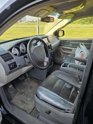 Melns Dodge Grand Caravan 2008 Klaipėda, ar dzinēja tilpumu 3.95 L un nobraukumu 174 tūkst. km par 2700 €, foto 6 vietnē AUTOMOTO.COM.LV