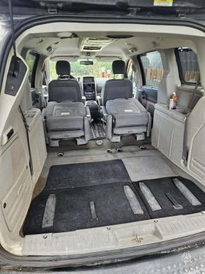 Melns Dodge Grand Caravan 2008 Klaipėda, ar dzinēja tilpumu 3.95 L un nobraukumu 174 tūkst. km par 2700 €, foto 8 vietnē AUTOMOTO.COM.LV