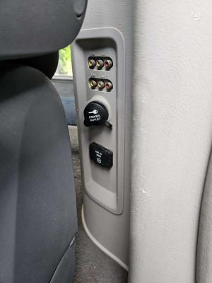 Melns Dodge Grand Caravan 2008 Klaipėda, ar dzinēja tilpumu 3.95 L un nobraukumu 174 tūkst. km par 2700 €, foto 11 vietnē AUTOMOTO.COM.LV