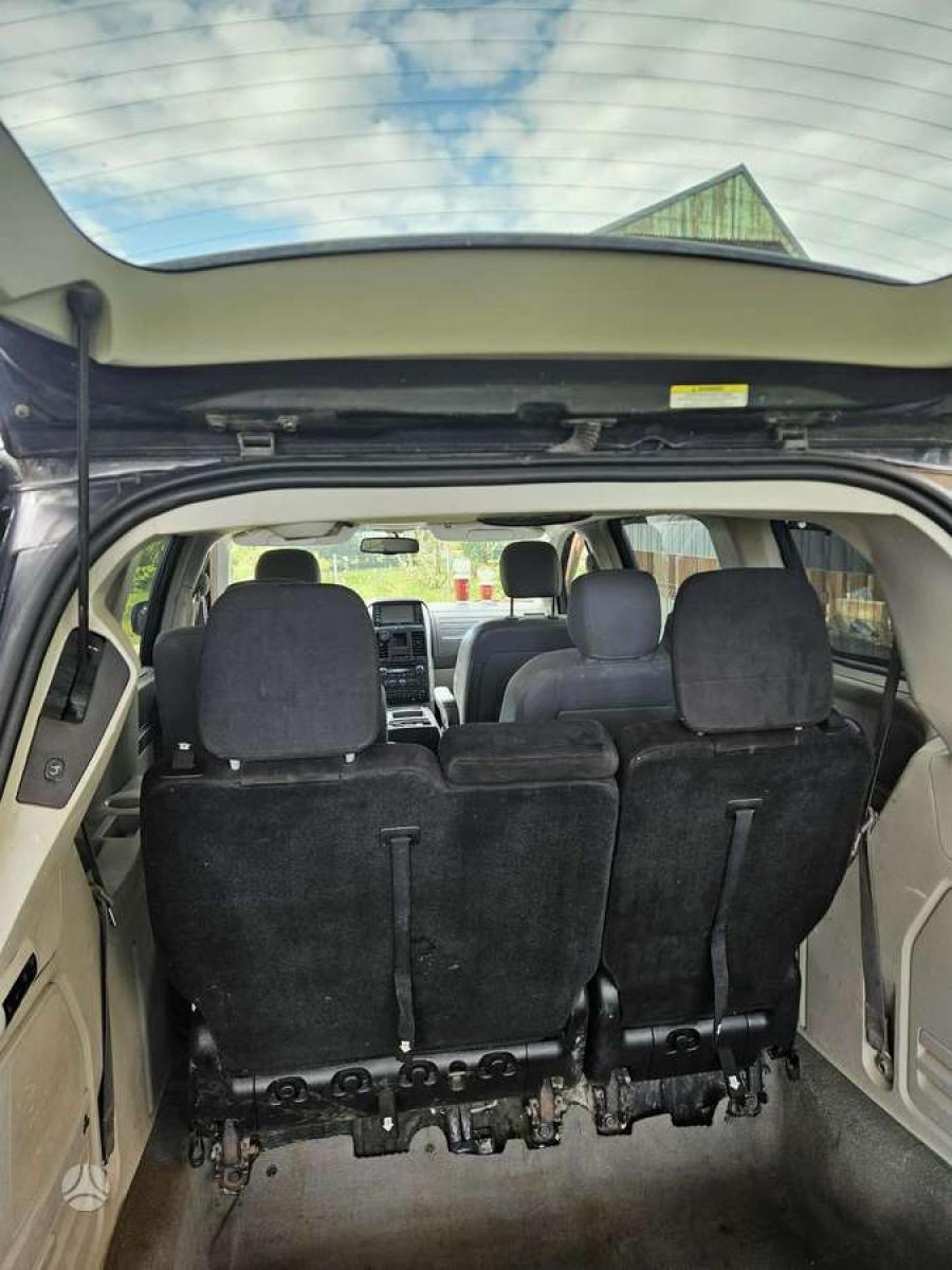 Melns Dodge Grand Caravan 2008 Klaipėda, ar dzinēja tilpumu 3.95 L un nobraukumu 174 tūkst. km par 2700 €, foto 15 vietnē AUTOMOTO.COM.LV