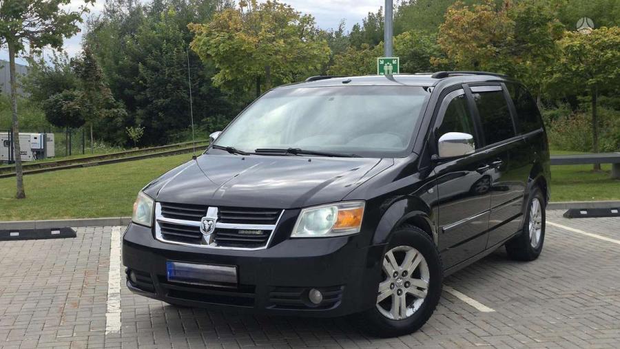 Black Dodge Grand Caravan 2008 in Klaipeda, with an engine capacity of 3.95 L and mileage of 174 thousand km for 2999 €, photo 1 on AUTOMOTO.COM.LV