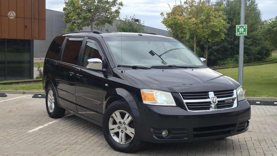Black Dodge Grand Caravan 2008 in Klaipeda, with an engine capacity of 3.95 L and mileage of 174 thousand km for 2999 €, photo 4 on AUTOMOTO.COM.LV