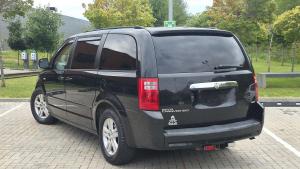 Black Dodge Grand Caravan 2008 in Klaipeda, with an engine capacity of 3.95 L and mileage of 174 thousand km for 2999 €, photo 5 on AUTOMOTO.COM.LV