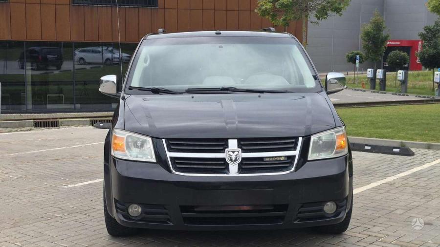 Black Dodge Grand Caravan 2008 in Klaipeda, with an engine capacity of 3.95 L and mileage of 174 thousand km for 2999 €, photo 12 on AUTOMOTO.COM.LV