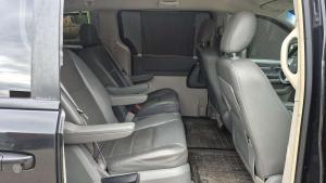 Black Dodge Grand Caravan 2008 in Klaipeda, with an engine capacity of 3.95 L and mileage of 174 thousand km for 2999 €, photo 16 on AUTOMOTO.COM.LV