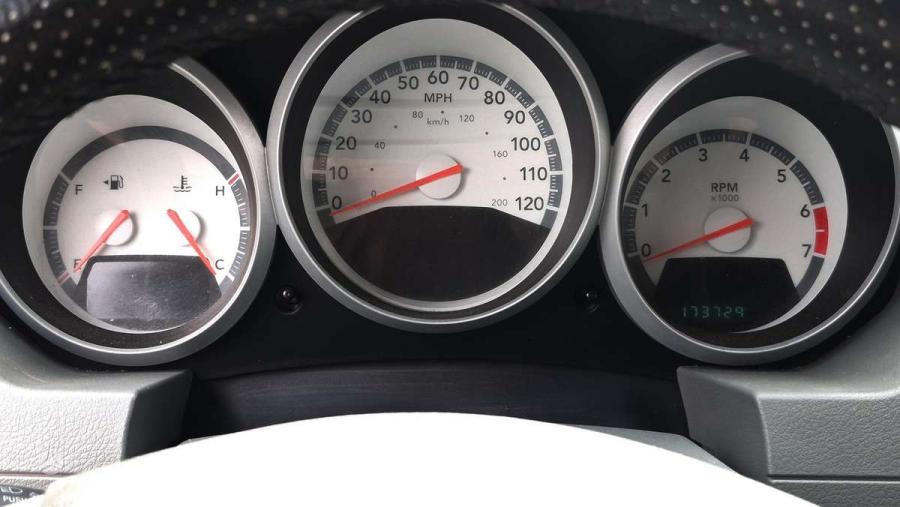 Black Dodge Grand Caravan 2008 in Klaipeda, with an engine capacity of 3.95 L and mileage of 174 thousand km for 2999 €, photo 17 on AUTOMOTO.COM.LV