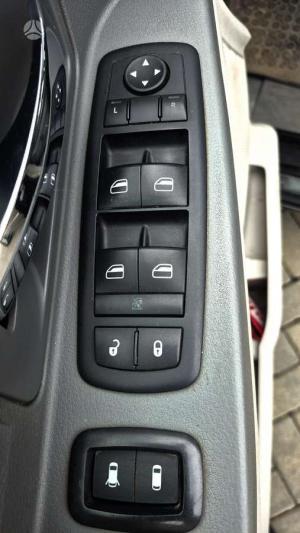 Black Dodge Grand Caravan 2008 in Klaipeda, with an engine capacity of 3.95 L and mileage of 174 thousand km for 2999 €, photo 20 on AUTOMOTO.COM.LV
