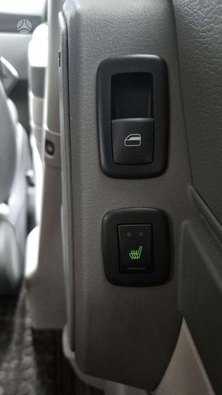 Black Dodge Grand Caravan 2008 in Klaipeda, with an engine capacity of 3.95 L and mileage of 174 thousand km for 2999 €, photo 21 on AUTOMOTO.COM.LV