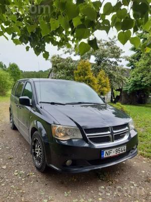 Melns Dodge Grand Caravan 2011 Liepāja, ar dzinēja tilpumu 3.60 L un nobraukumu 260 tūkst. km par 5500 €, foto  vietnē AUTOMOTO.COM.LV