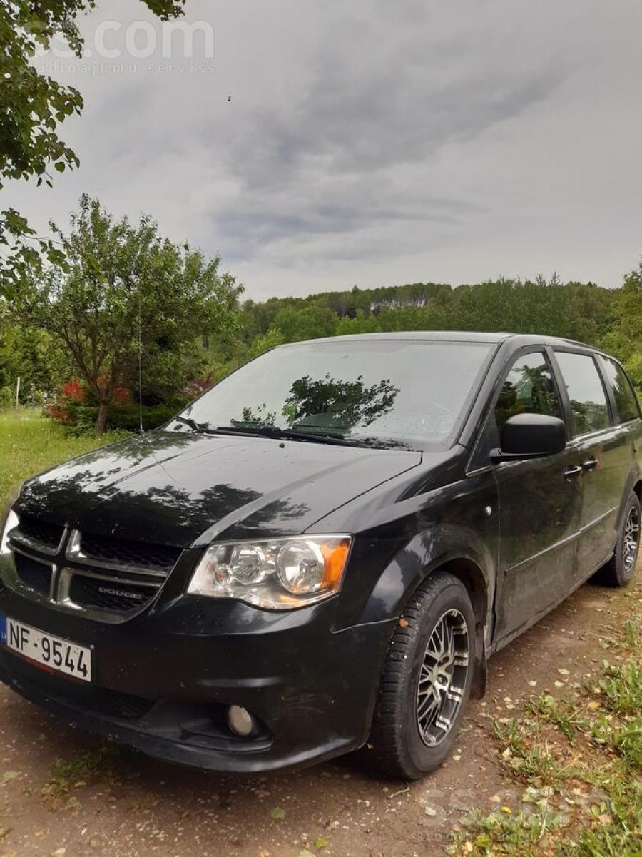Melns Dodge Grand Caravan 2011 Liepāja, ar dzinēja tilpumu 3.60 L un nobraukumu 260 tūkst. km par 5500 €, foto 3 vietnē AUTOMOTO.COM.LV