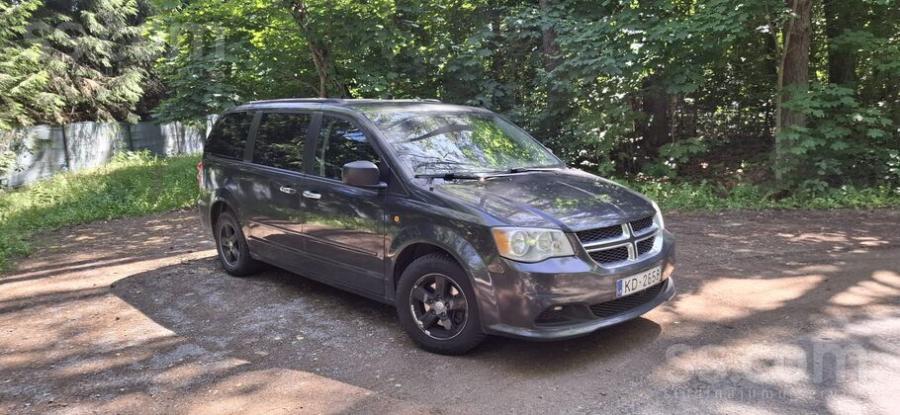 Black Dodge Grand Caravan 2012 in Riga, with an engine capacity of 3.60 L and mileage of 290 thousand km for 2800 €, photo 4 on AUTOMOTO.COM.LV