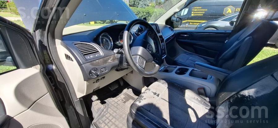 Black Dodge Grand Caravan 2012 in Riga, with an engine capacity of 3.60 L and mileage of 290 thousand km for 2800 €, photo 9 on AUTOMOTO.COM.LV