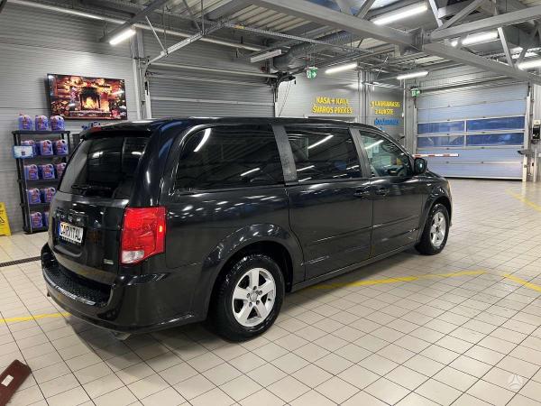 Melns Dodge Grand Caravan 2013 Viļņa, ar dzinēja tilpumu 3.60 L un nobraukumu 289 tūkst. km par 3499 €, foto 1 vietnē AUTOMOTO.COM.LV