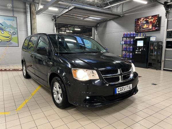 Melns Dodge Grand Caravan 2013 Viļņa, ar dzinēja tilpumu 3.60 L un nobraukumu 289 tūkst. km par 3499 €, foto 3 vietnē AUTOMOTO.COM.LV