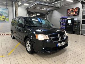 Black Dodge Grand Caravan 2013 in Vilnius, with an engine capacity of 3.60 L and mileage of 289 thousand km for 3499 €, photo 3 on AUTOMOTO.COM.LV