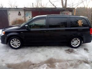 Black Dodge Grand Caravan 2015 in Vilnius, with an engine capacity of 3.60 L and mileage of 427 thousand km for 5300 €, photo 2 on AUTOMOTO.COM.LV