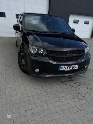 Black Dodge Grand Caravan 2015 in Telschi, with an engine capacity of 3.60 L and mileage of 204 thousand km for 7000 €, photo 3 on AUTOMOTO.COM.LV