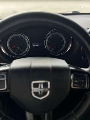 Black Dodge Grand Caravan 2015 in Telschi, with an engine capacity of 3.60 L and mileage of 204 thousand km for 7000 €, photo 12 on AUTOMOTO.COM.LV