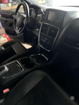 Black Dodge Grand Caravan 2015 in Telschi, with an engine capacity of 3.60 L and mileage of 204 thousand km for 7000 €, photo 14 on AUTOMOTO.COM.LV