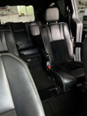 Black Dodge Grand Caravan 2015 in Telschi, with an engine capacity of 3.60 L and mileage of 204 thousand km for 7000 €, photo 15 on AUTOMOTO.COM.LV