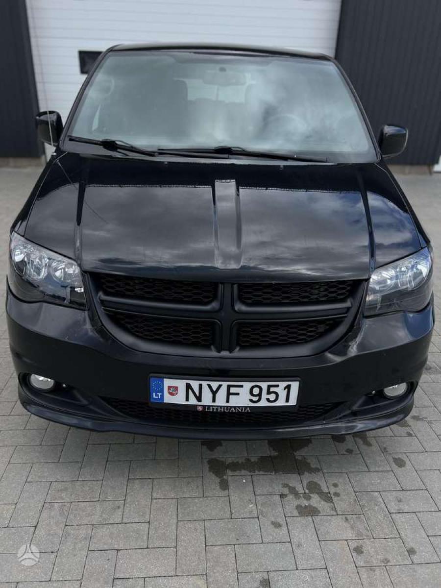Black Dodge Grand Caravan 2015 in Telschi, with an engine capacity of 3.60 L and mileage of 204 thousand km for 7000 €, photo 22 on AUTOMOTO.COM.LV
