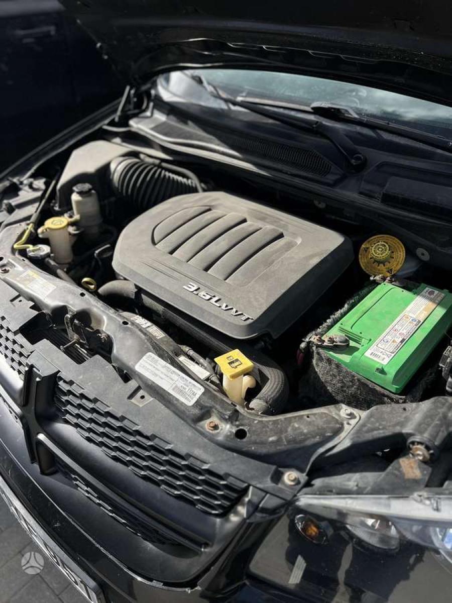 Black Dodge Grand Caravan 2015 in Telschi, with an engine capacity of 3.60 L and mileage of 204 thousand km for 7000 €, photo 24 on AUTOMOTO.COM.LV