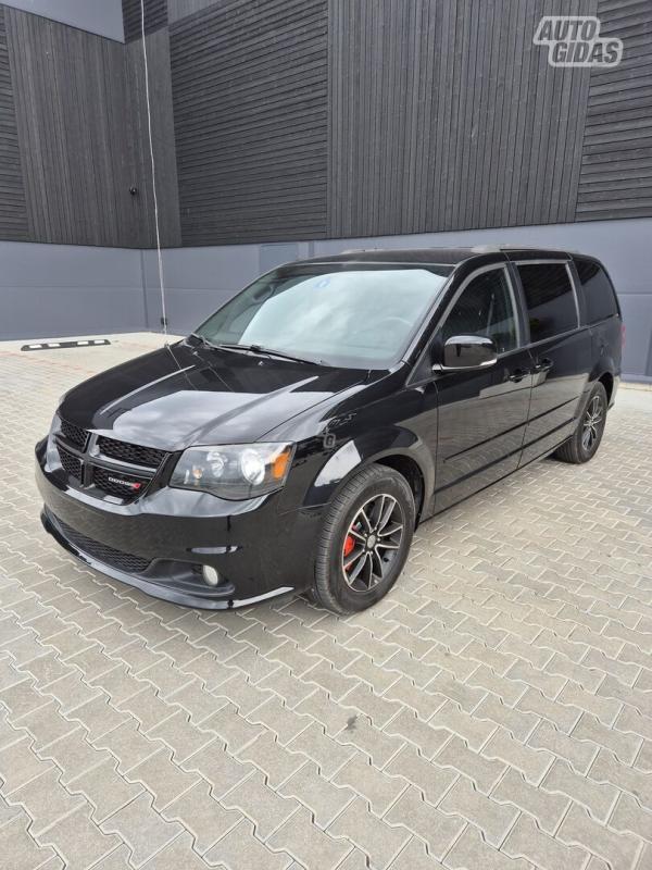 Melns Dodge Grand Caravan 2016 Šauļi, ar dzinēja tilpumu 3.60 L un nobraukumu 210 tūkst. km par 8999 €, foto 1 vietnē AUTOMOTO.COM.LV