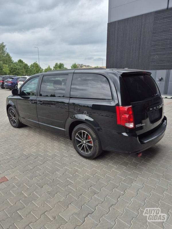 Melns Dodge Grand Caravan 2016 Šauļi, ar dzinēja tilpumu 3.60 L un nobraukumu 210 tūkst. km par 8999 €, foto 3 vietnē AUTOMOTO.COM.LV
