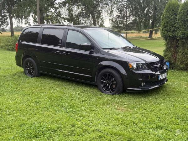 Black Dodge Grand Caravan 2016 in Vilnius, with an engine capacity of 3.60 L and mileage of 190 thousand km for 8950 €, photo 9 on AUTOMOTO.COM.LV