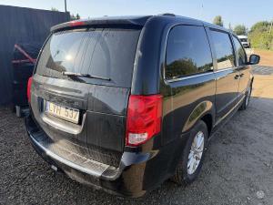 Black Dodge Grand Caravan 2017 in Siauliai, with an engine capacity of 3.60 L and mileage of 91 thousand km for 4300 €, photo 4 on AUTOMOTO.COM.LV