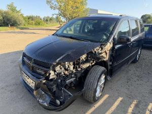 Black Dodge Grand Caravan 2017 in Siauliai, with an engine capacity of 3.60 L and mileage of 91 thousand km for 4300 €, photo 7 on AUTOMOTO.COM.LV