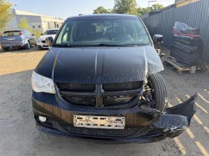 Black Dodge Grand Caravan 2017 in Siauliai, with an engine capacity of 3.60 L and mileage of 91 thousand km for 4300 €, photo 8 on AUTOMOTO.COM.LV