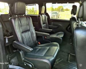 Black Dodge Grand Caravan 2017 in Siauliai, with an engine capacity of 3.60 L and mileage of 235 thousand km for 8900 €, photo 14 on AUTOMOTO.COM.LV