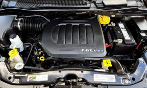 Black Dodge Grand Caravan 2017 in Siauliai, with an engine capacity of 3.60 L and mileage of 235 thousand km for 8900 €, photo 21 on AUTOMOTO.COM.LV